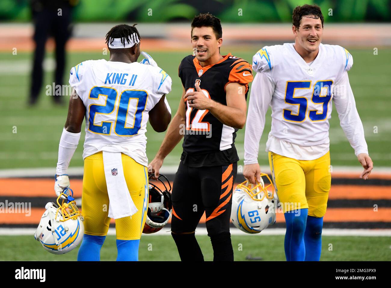 Cincinnati Bengals wide receiver Alex Erickson (12) talks to Los ...