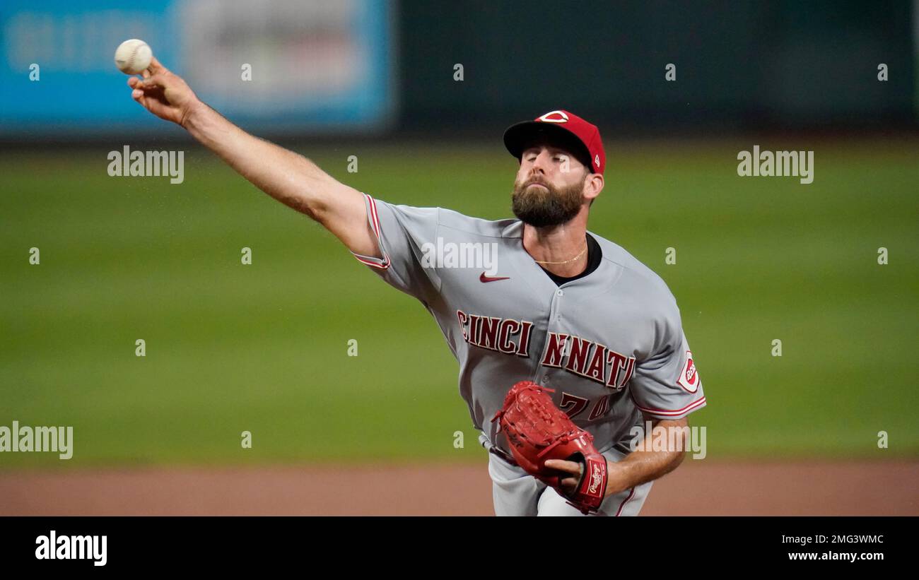 Cincinnati Reds starting pitcher Tejay Antone throws during the first ...