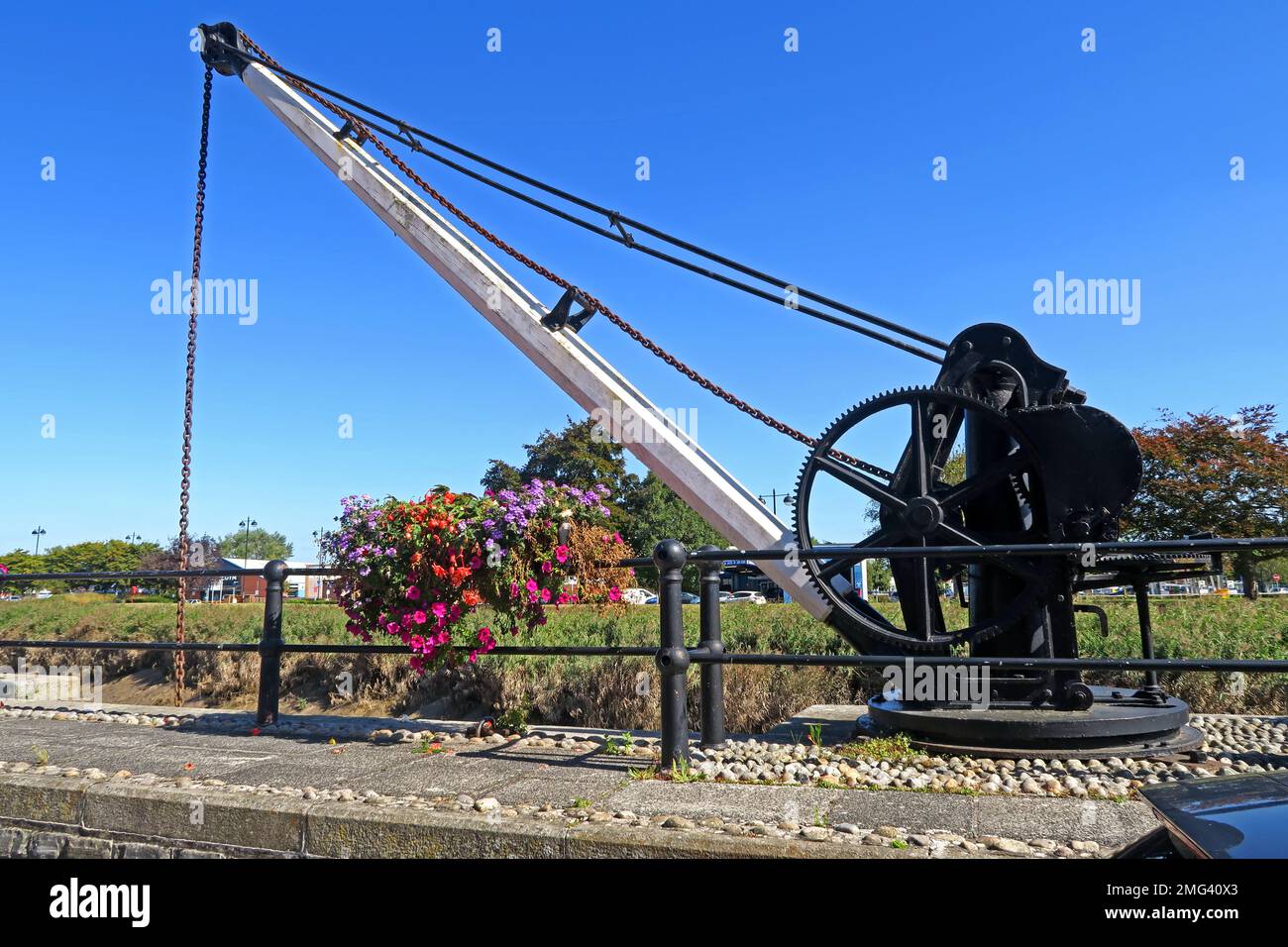 Historic dockside 19th century crane on the river Parrett, Bridgwater ...