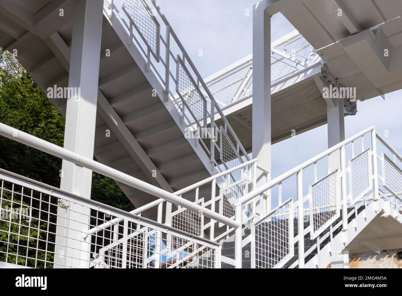 Flyover railing hi-res stock photography and images - Alamy