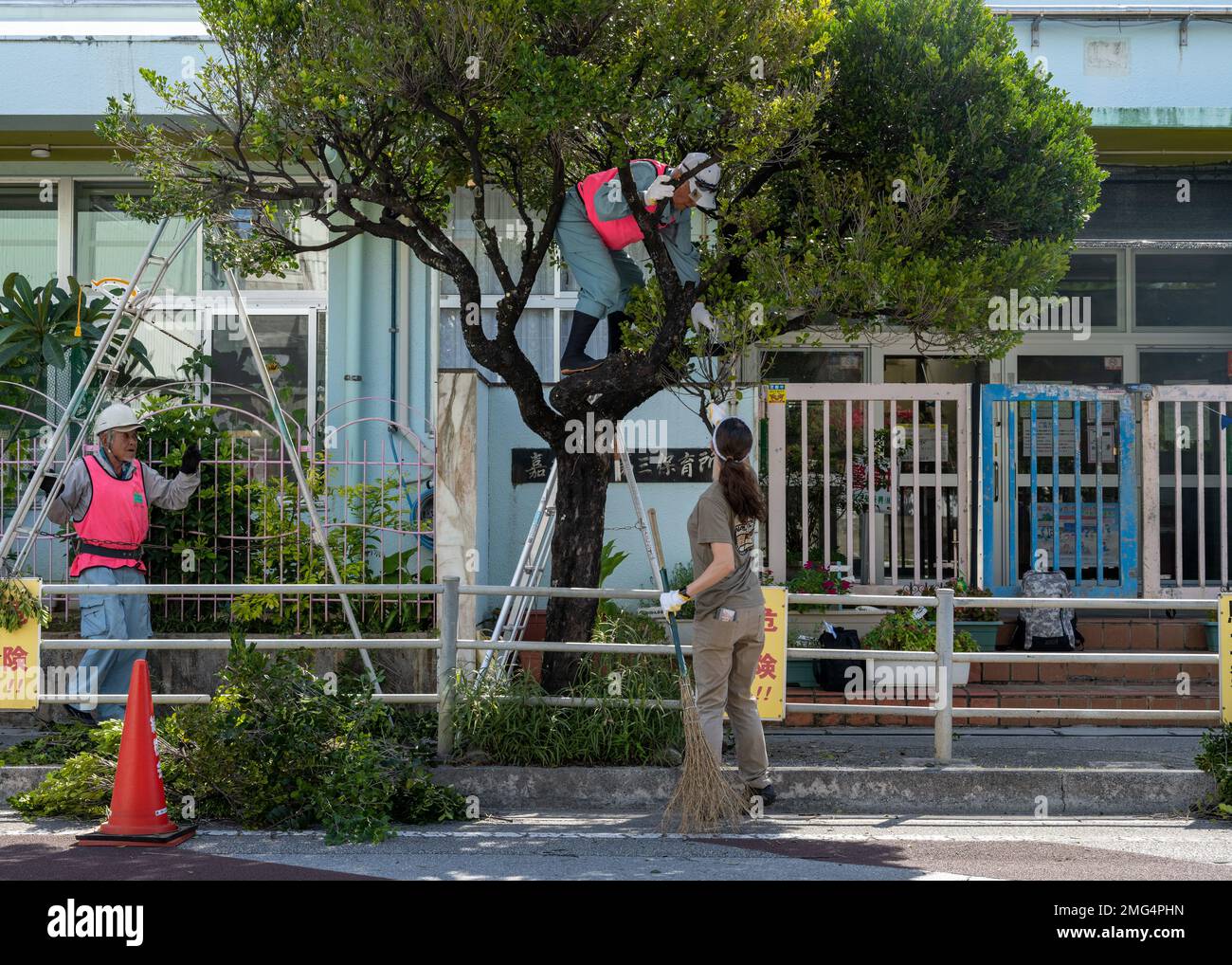 KADENA TOWN, Japan (Aug. 21, 2022) Ens. Kensey Dahlquist, assigned to ...
