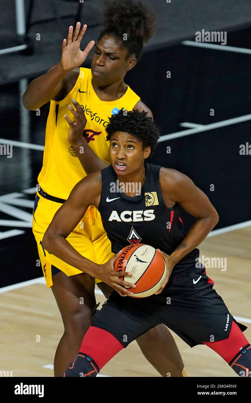 Las Vegas Aces forward Angel McCoughtry (35) looks to shoot against ...