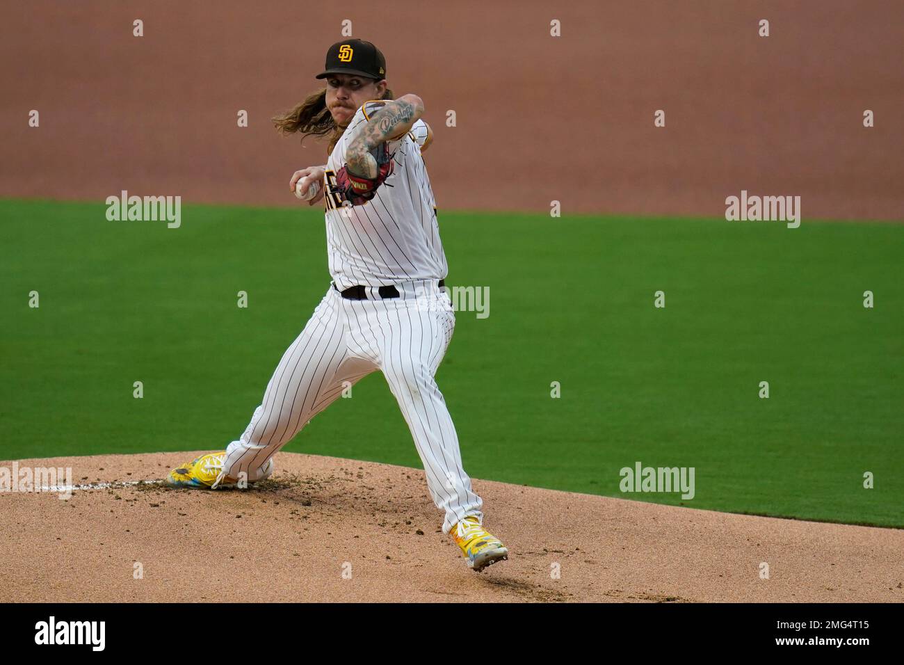 San Diego Padres starting pitcher Mike Clevinger works against a ...