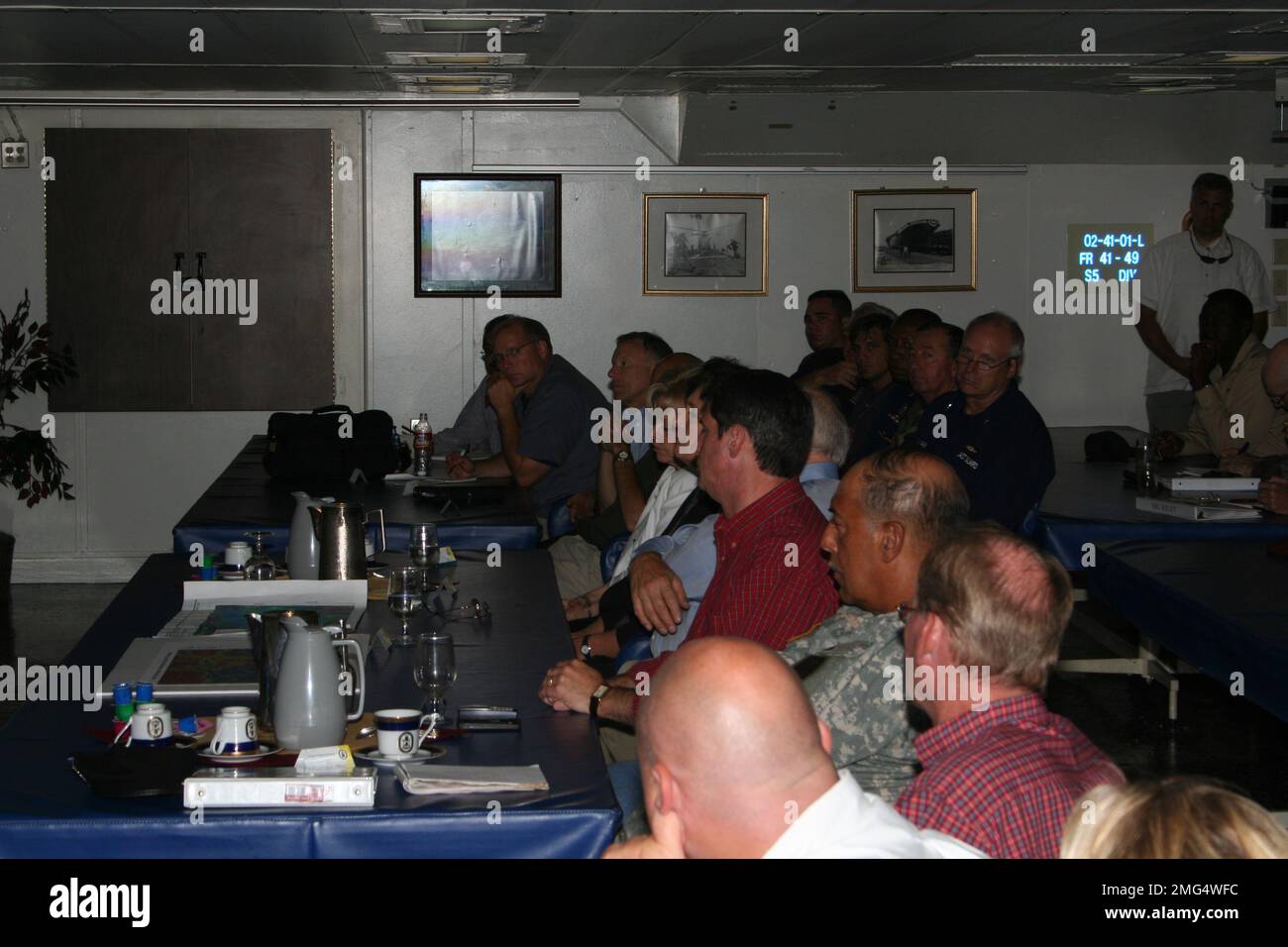 Vice President Dick Cheney Visits USS Iwo Jima in New Orleans - 26-HK ...