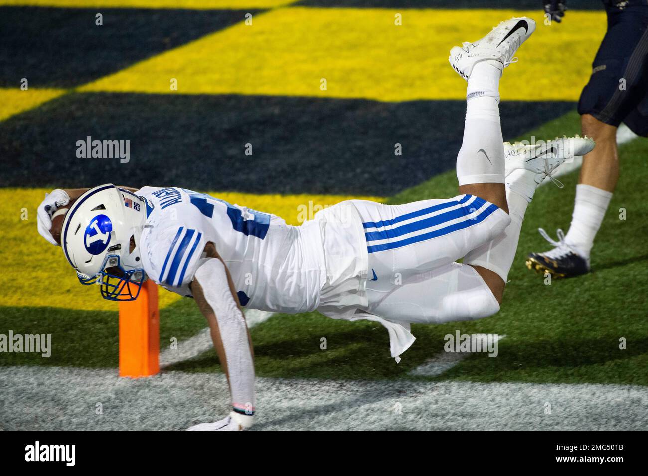 BYU running back Tyler Allgeier dives for a touchdown during the second ...