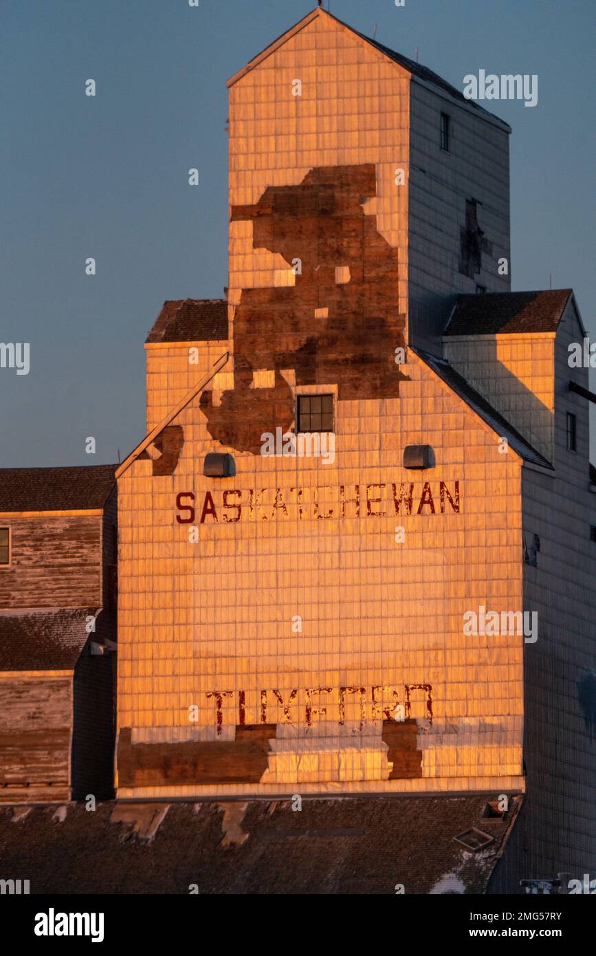 Prairie Grain Elevator in Saskatchewan Canada Tuxford Stock Photo - Alamy