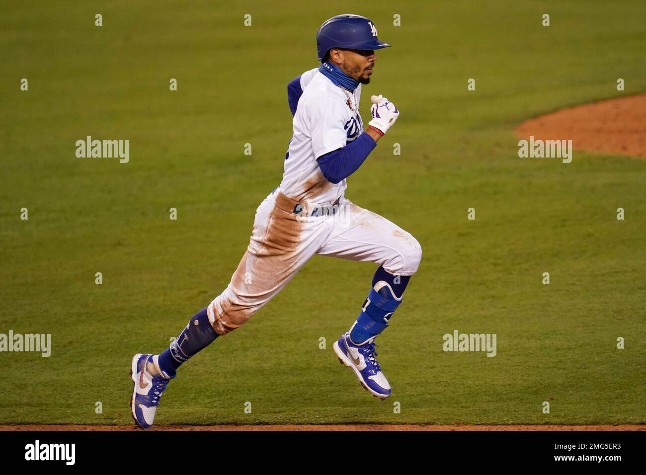 Los Angeles Dodgers' Mookie Betts runs during a baseball game against ...