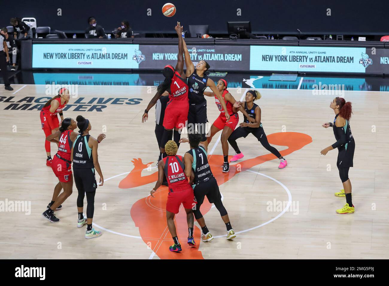 Atlanta Dream's Elizabeth Williams (1) and New York Liberty's Kiah ...