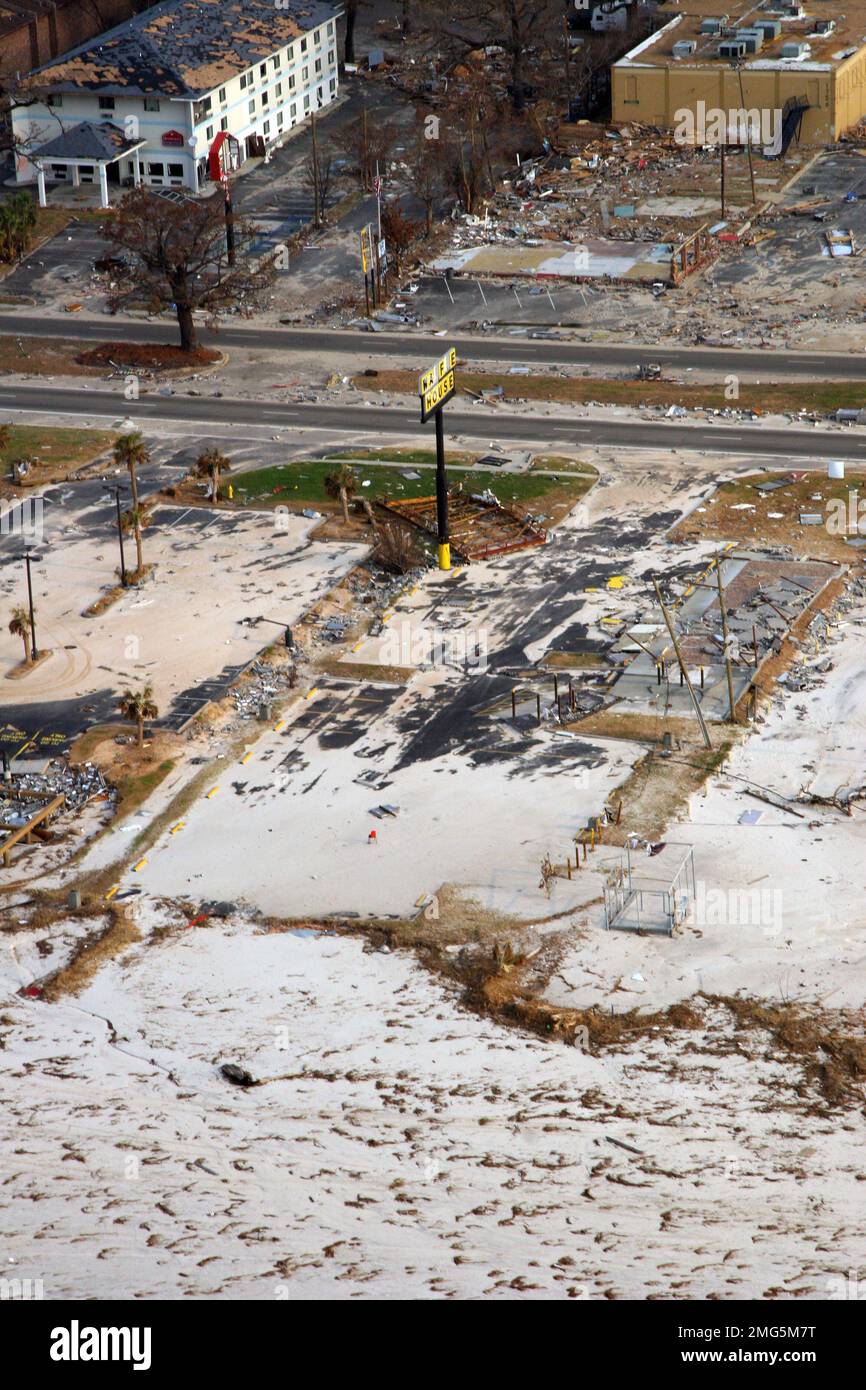 Aftermath - Aerial - 26-HK-296-81. Hurricane Katrina Stock Photo - Alamy