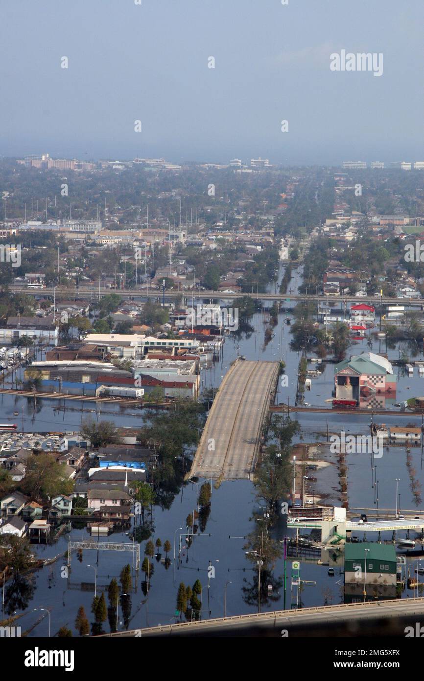 Aftermath - Aerial - 26-HK-296-225. Hurricane Katrina Stock Photo - Alamy