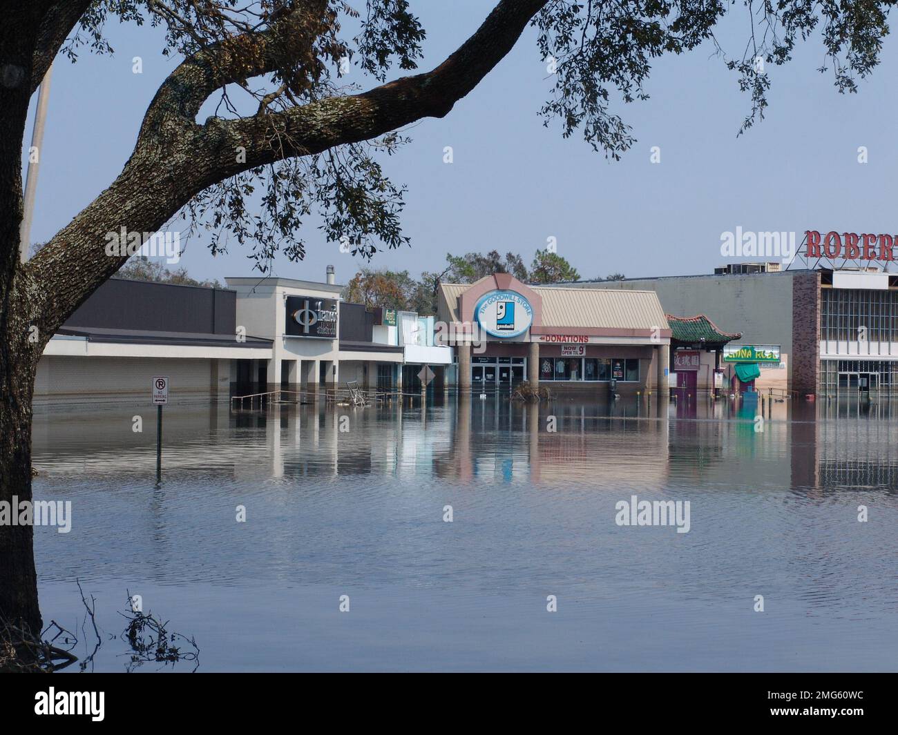ESU Incident Command Post New Orleans - Katrina Sector - 26-HK-305-9 ...