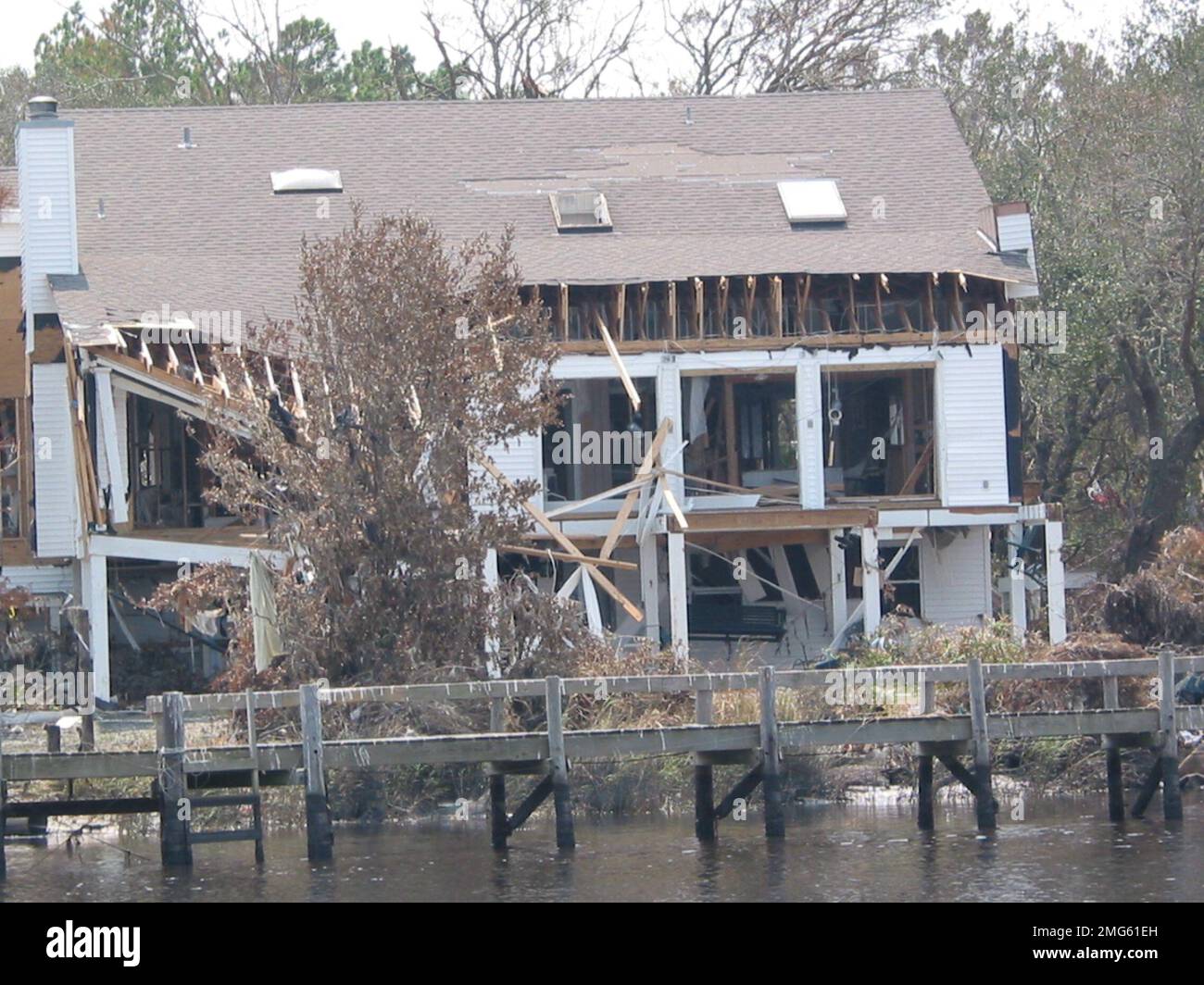 Aftermath - Displaced Boats - Miscellaneous - 26-HK-28-93. damaged ...