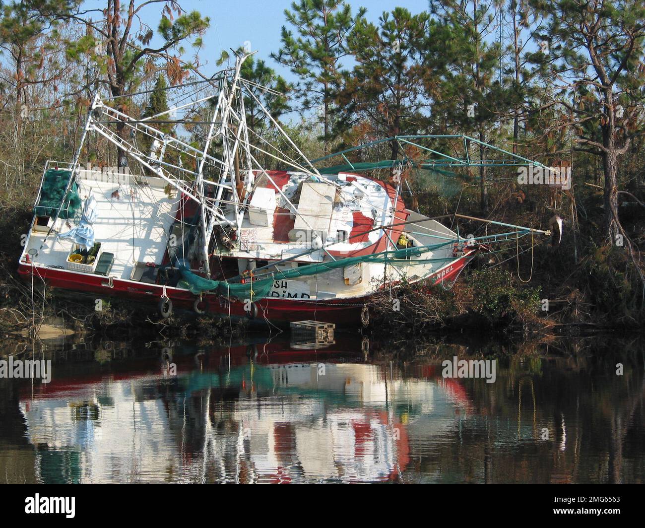 Aftermath - Displaced Boats - Miscellaneous - 26-HK-28-113. destroyed boat on shore. Hurricane ...