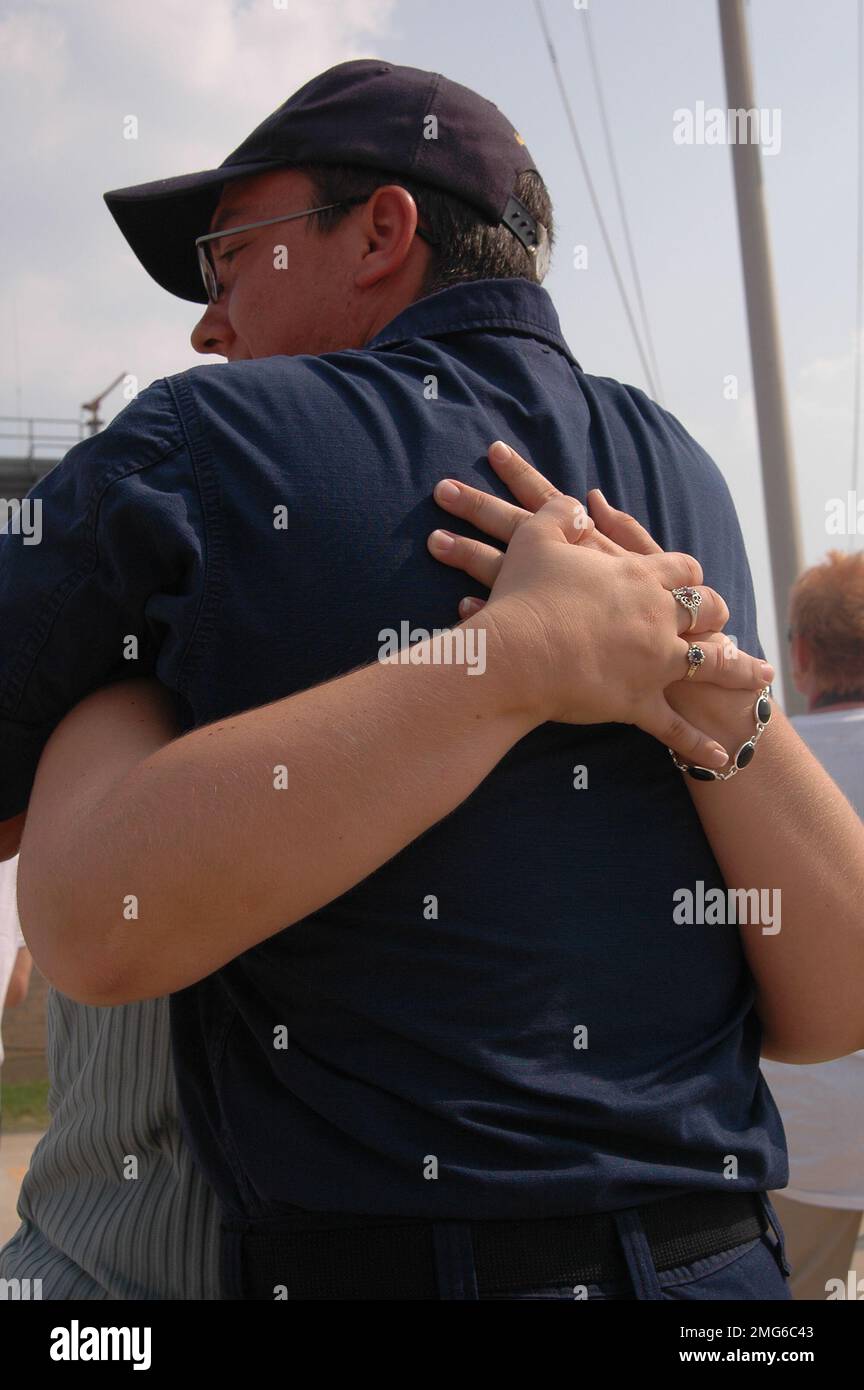 Coast Guard Personnel - Miscellaneous - 26-HK-90-198. Coast Guardsman ...