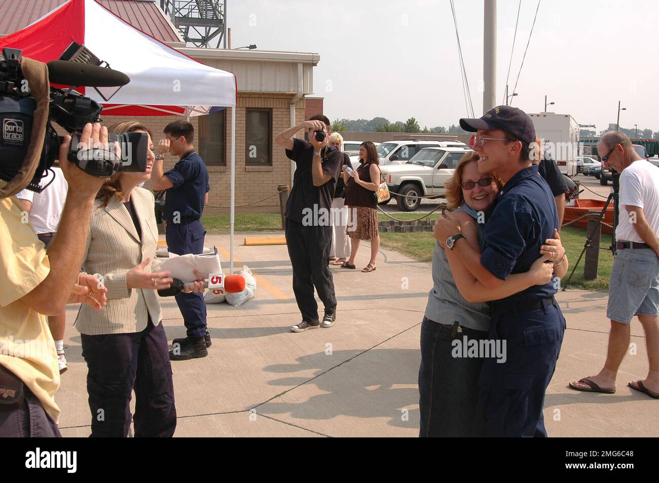 Coast Guard Personnel - Miscellaneous - 26-HK-90-195. Coast Guardsman ...