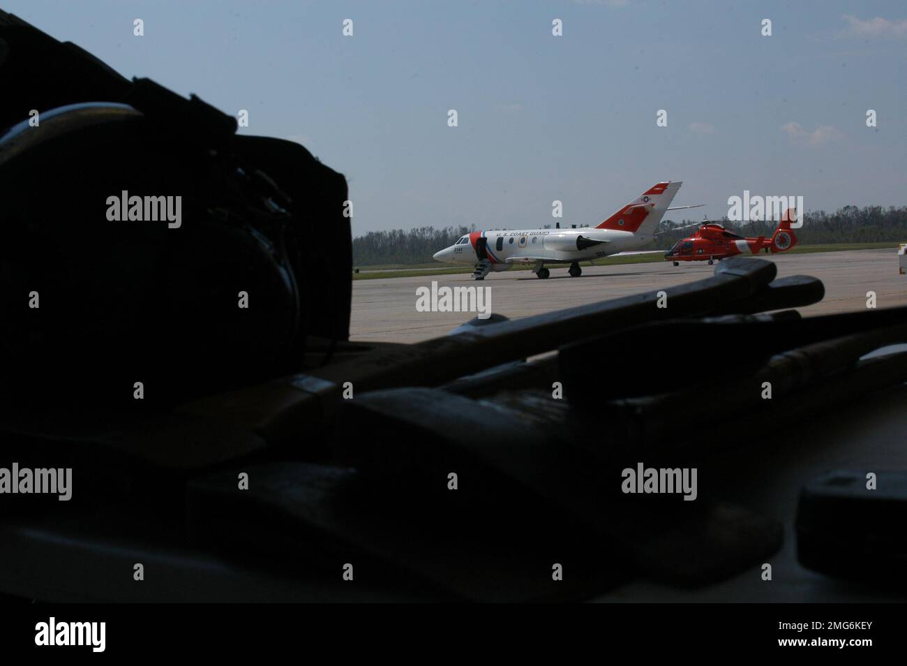 Aircrafts - Miscellaneous - 26-HK-56-35. CG HU-25 and HH-65 on ramp4 ...