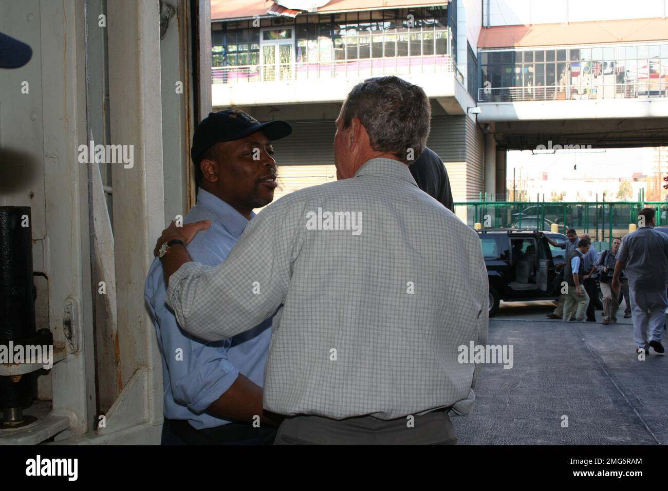President George W. Bush Visit - 26-HK-6-269. POTUS indoors with USS ...