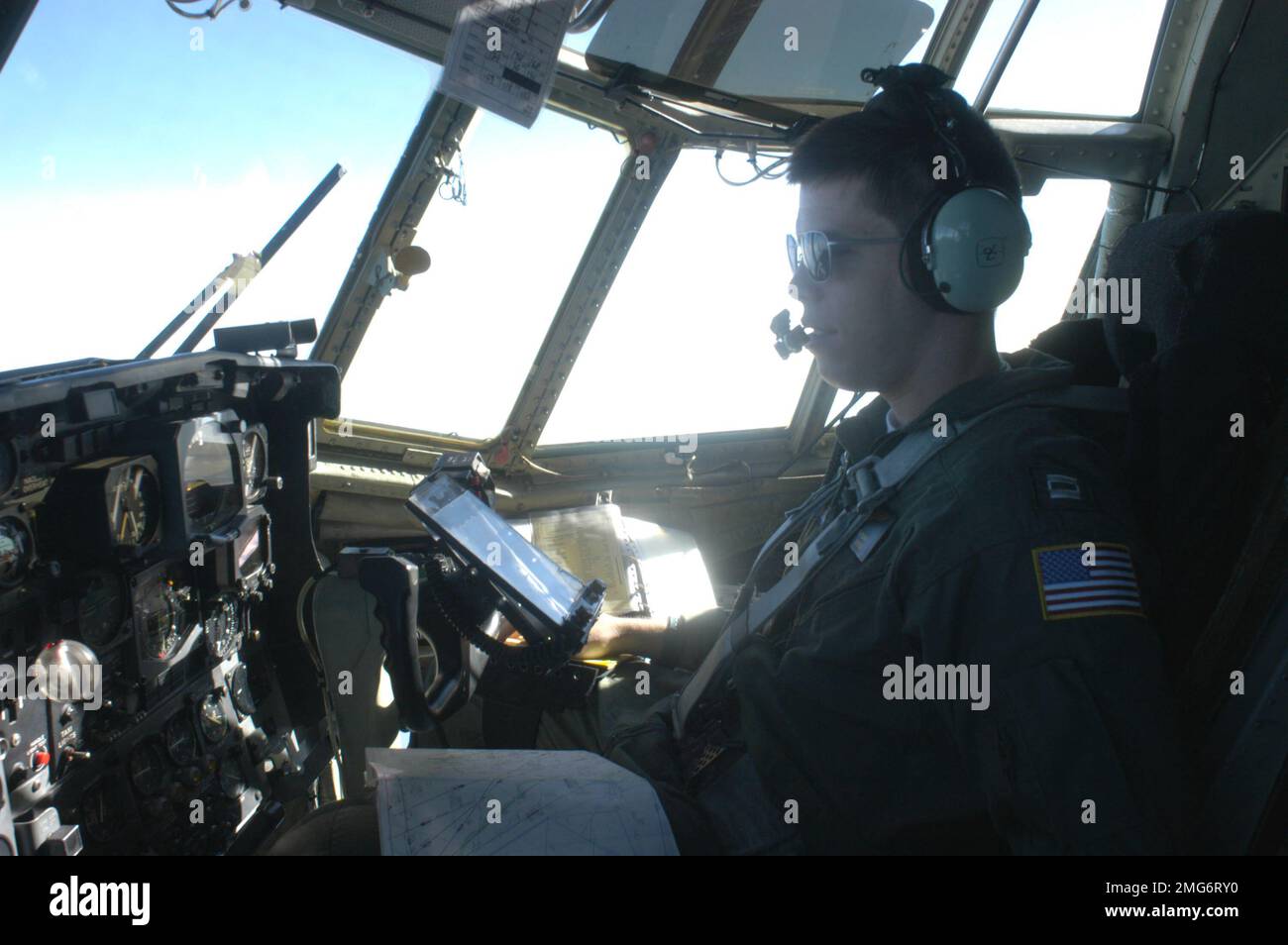 Aircrafts - C-130 - 26-HK-51-23. CG C-130 pilot in flight7. Hurricane ...