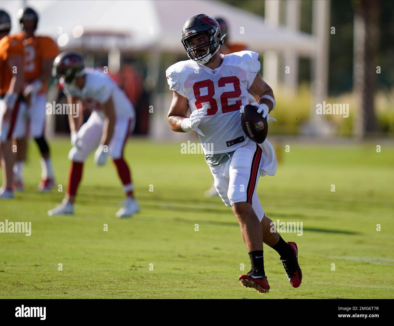 Tampa Bay Buccaneers tight end Antony Auclair (82) during an NFL ...
