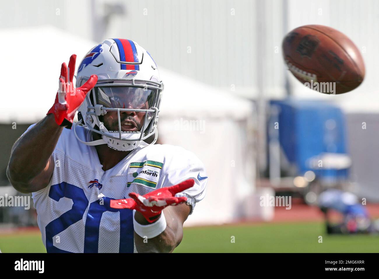 Buffalo Bills running back Zack Moss (20) catches a pass during an NFL ...