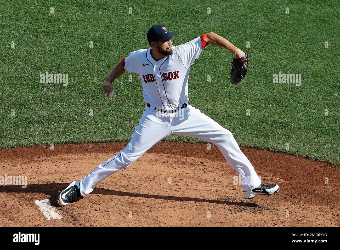 Boston Red Sox relief pitcher Matt Barnes delivers against the ...