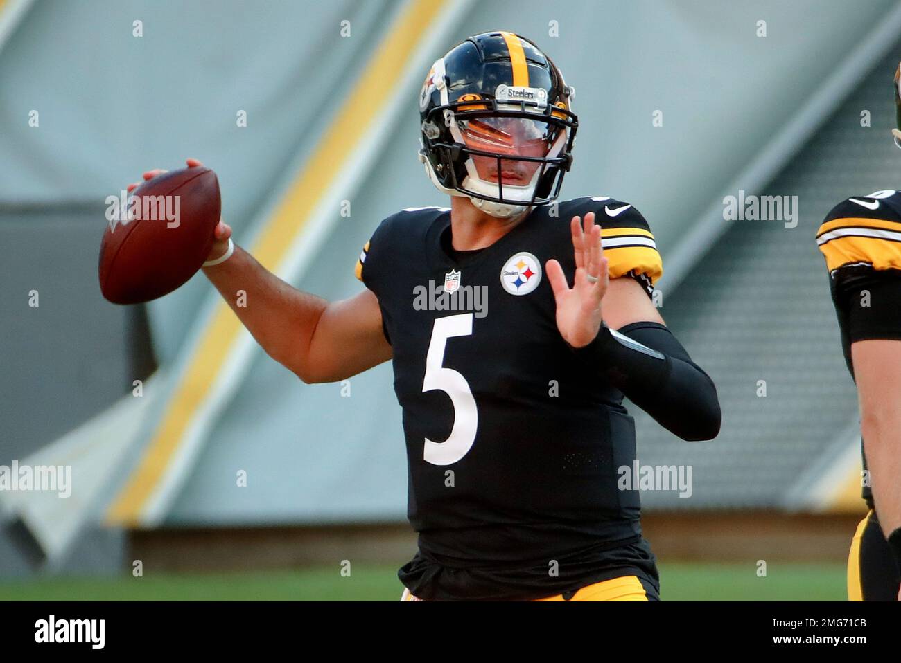Pittsburgh Steelers quarterback Paxton Lynch (5) during practice at NFL ...