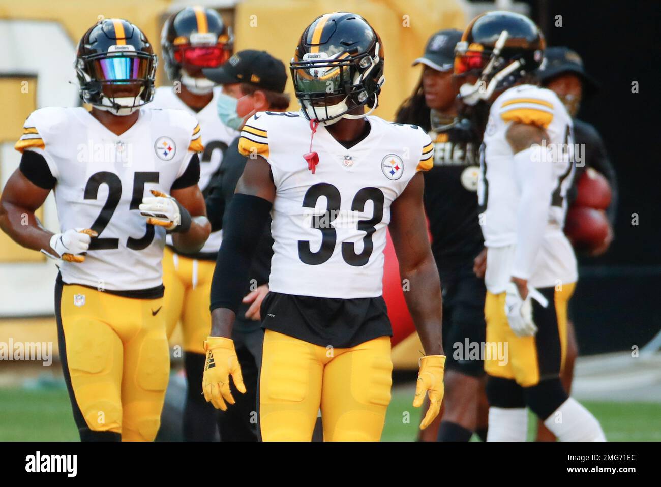 Pittsburgh Steelers running back Trey Edmunds (33) during practice at ...