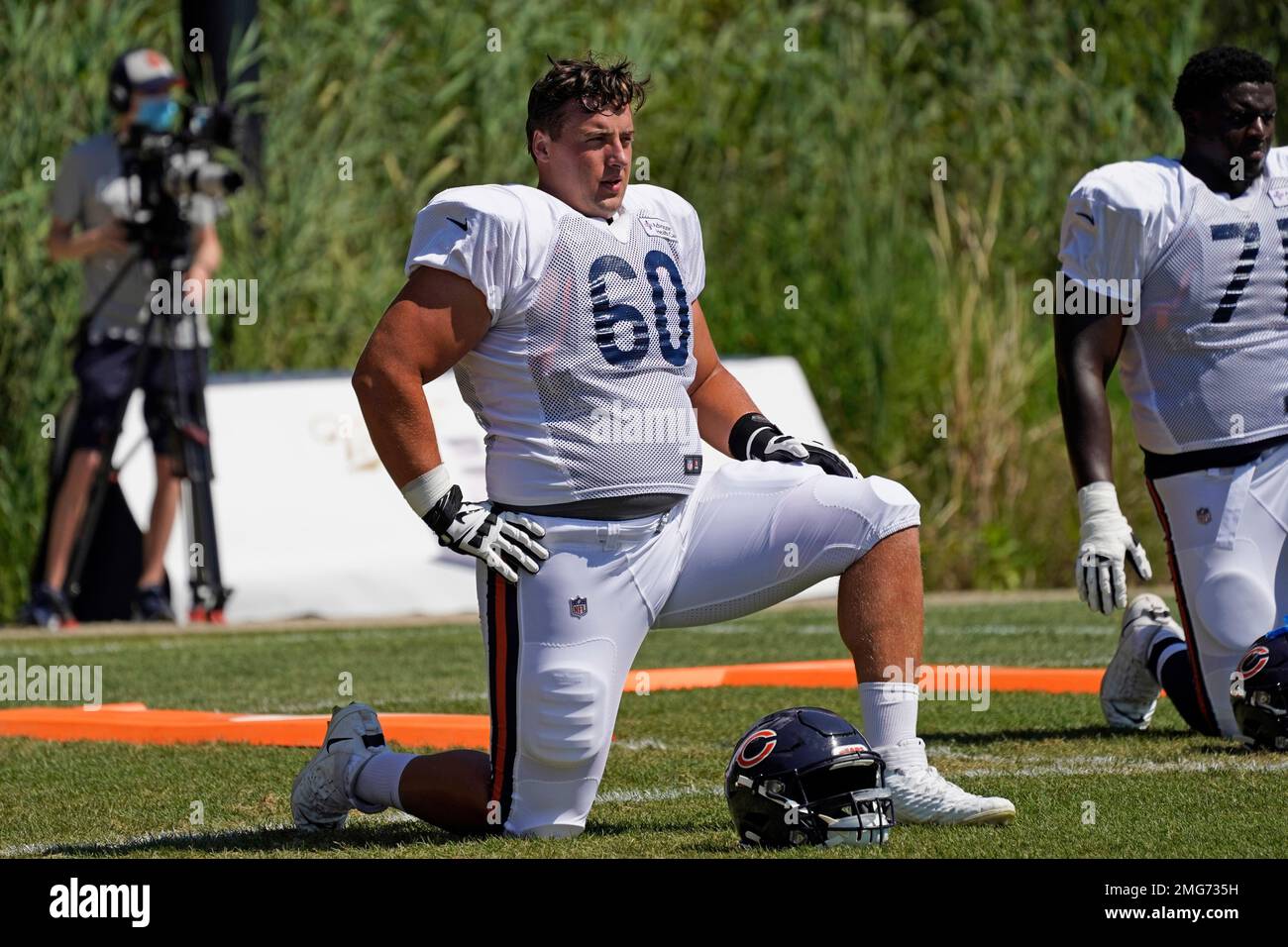 Chicago Bears offensive line Dieter Eiselen warms up during an NFL ...