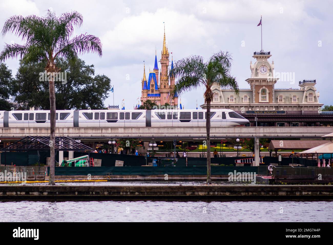 Cinderella Castle, the Main Street Train Station and Disney Monorail ...