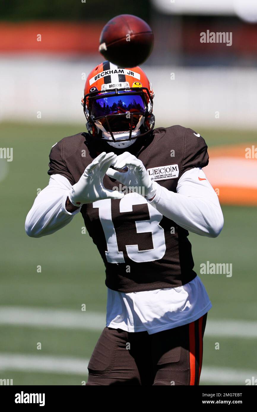 Cleveland Browns wide receiver Odell Beckham Jr. catches a pass during ...