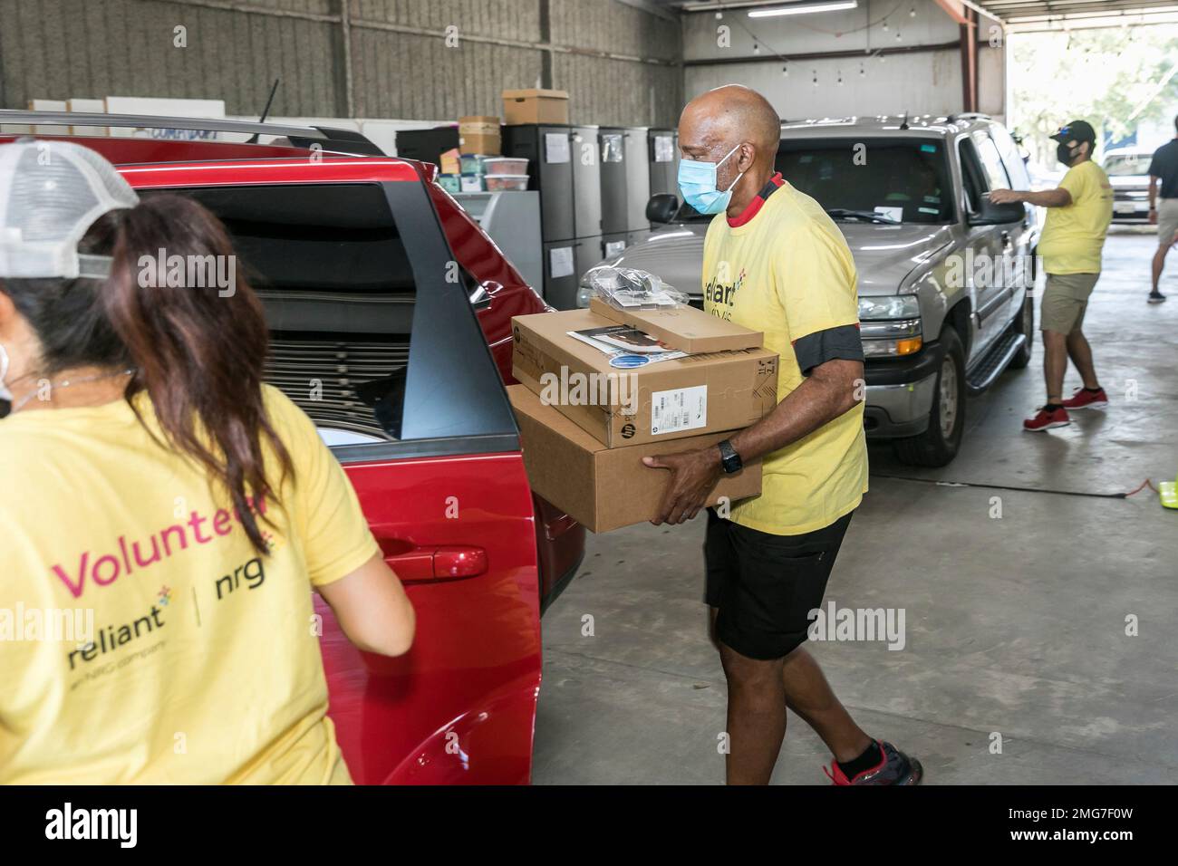 IMAGE DISTRIBUTED FOR RELIANT - Reliant employee volunteers joined Comp ...