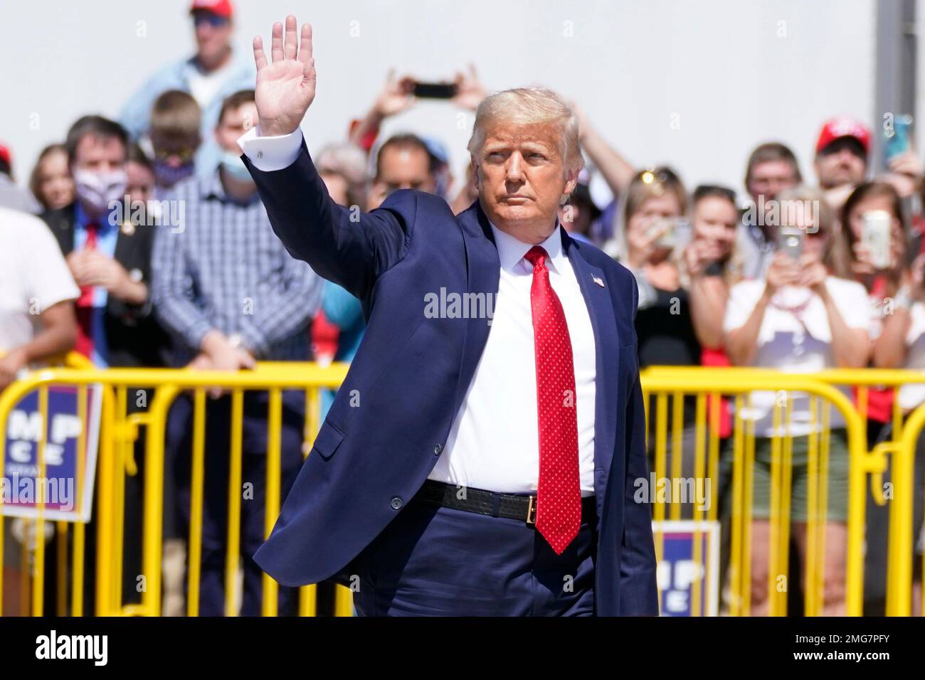 President Donald Trump wraps up speaking to a crowd of supporters at ...