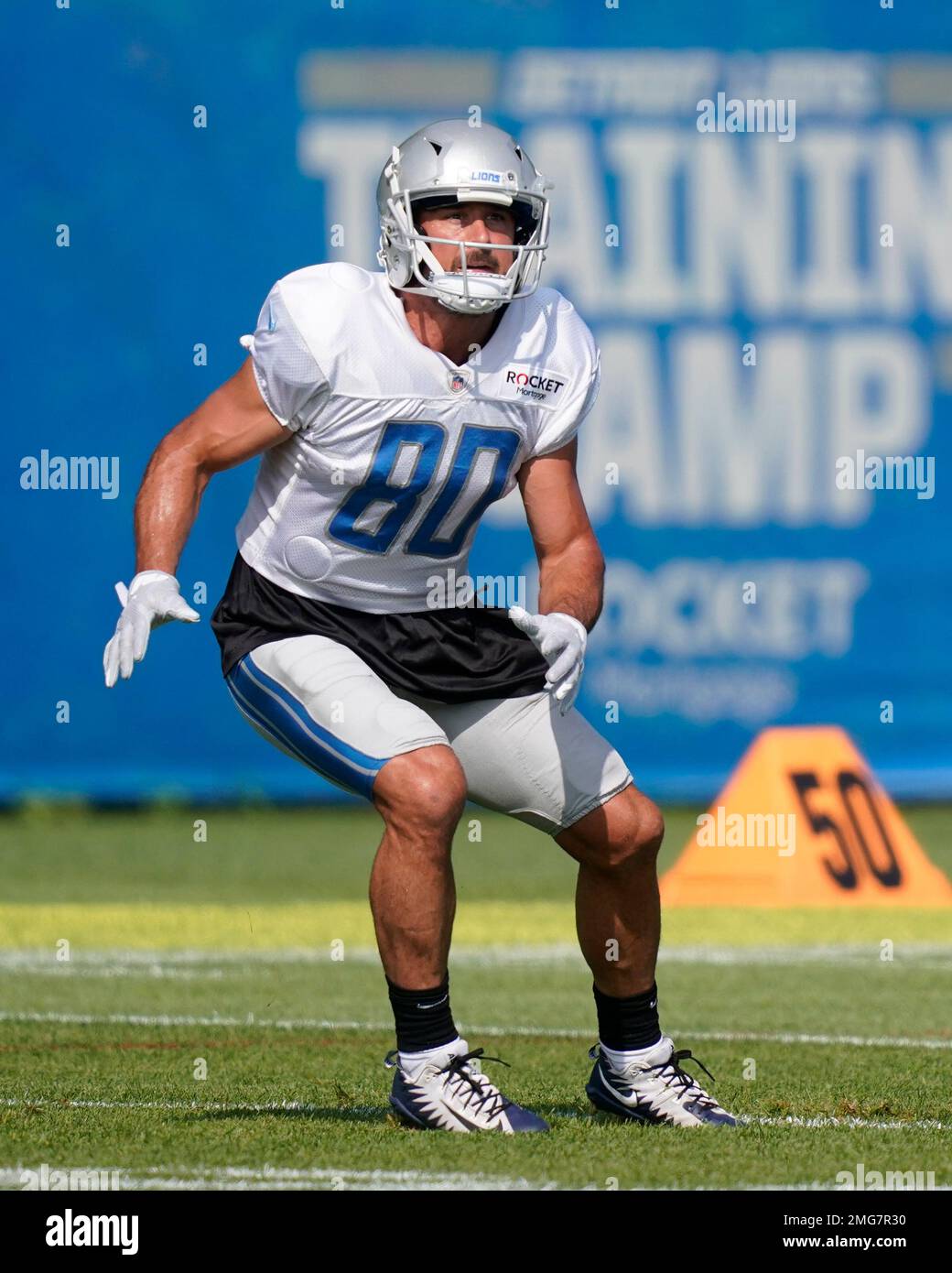Detroit Lions wide receiver Danny Amendola runs through a drill at the ...