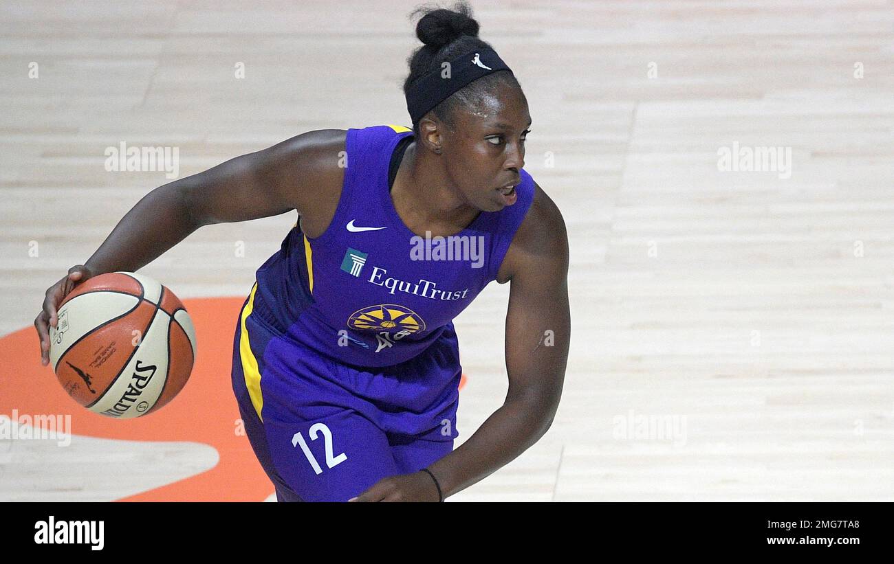 Los Angeles Sparks guard Chelsea Gray (12) sets up a play during the ...