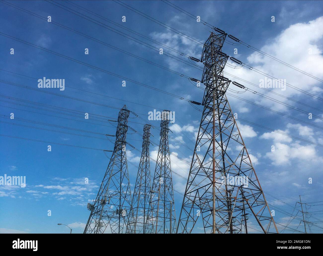 Electrical loads hi-res stock photography and images - Alamy