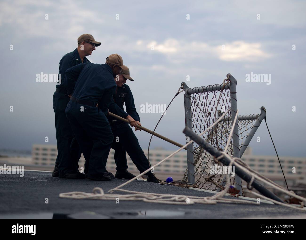 220822-N-LZ839-1143 ATLANTIC OCEAN (August 22, 2022) Wasp-class ...