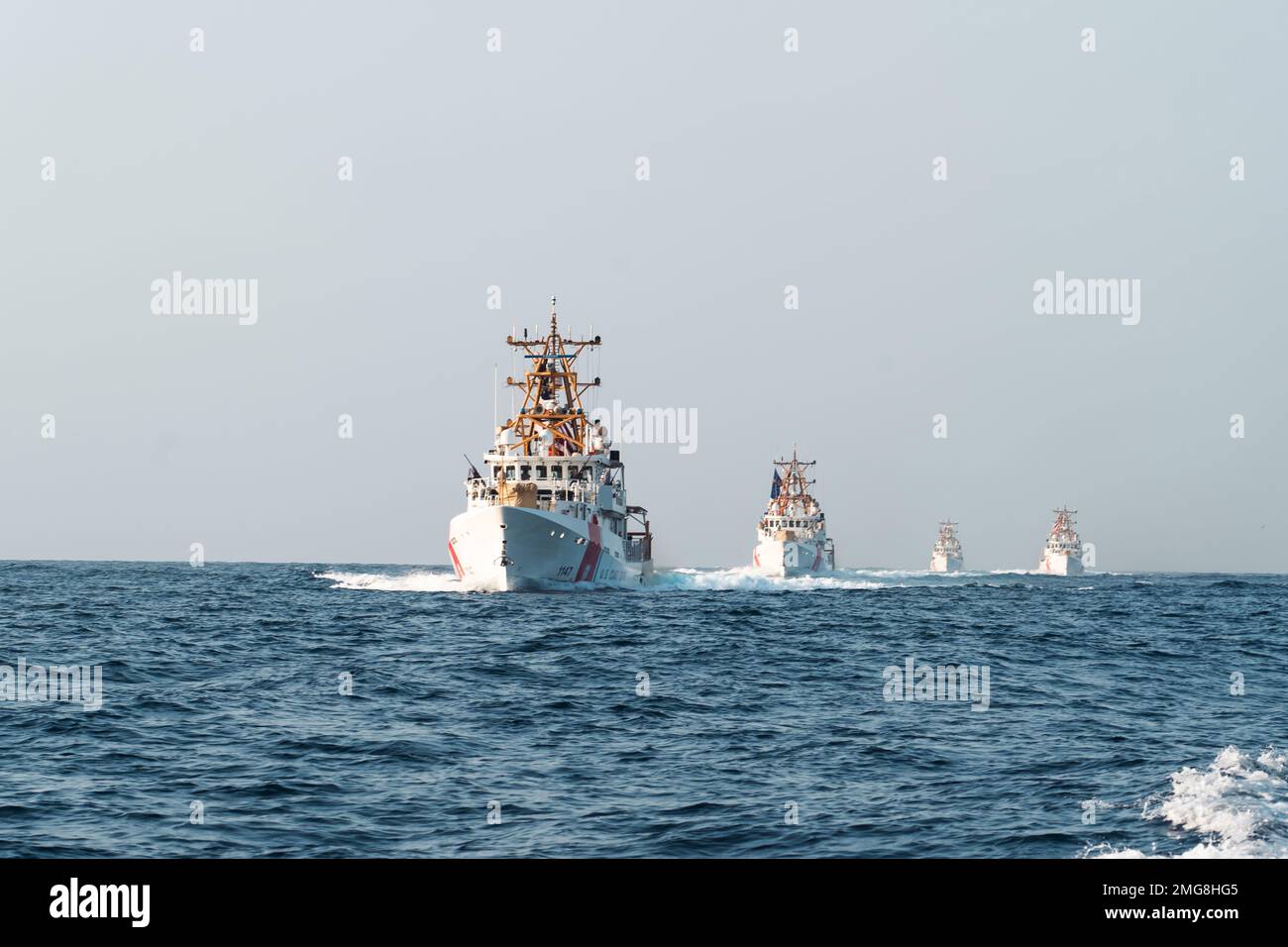 220822-A-KS490-1054 STRAIT OF HORMUZ (Aug. 22, 2022) U.S. Coast Guard ...