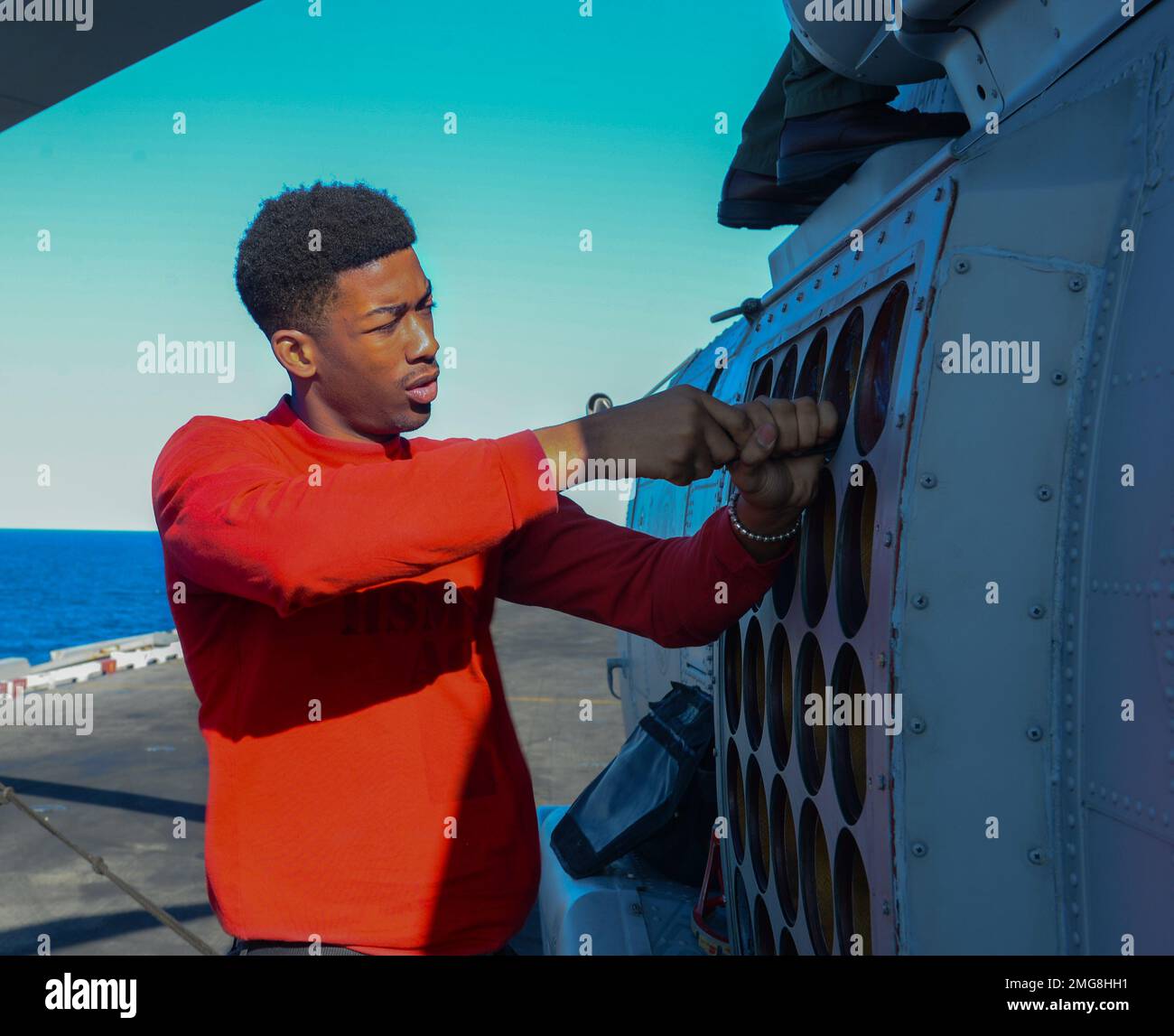 220822-N-FB730-1005 MEDITERRANEAN SEA (Aug. 22, 2022) Aviation ...