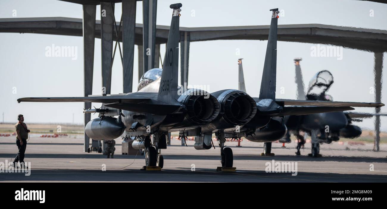 U.S. Air Force Airmen from the 389th Fighter Generation Squadron ...