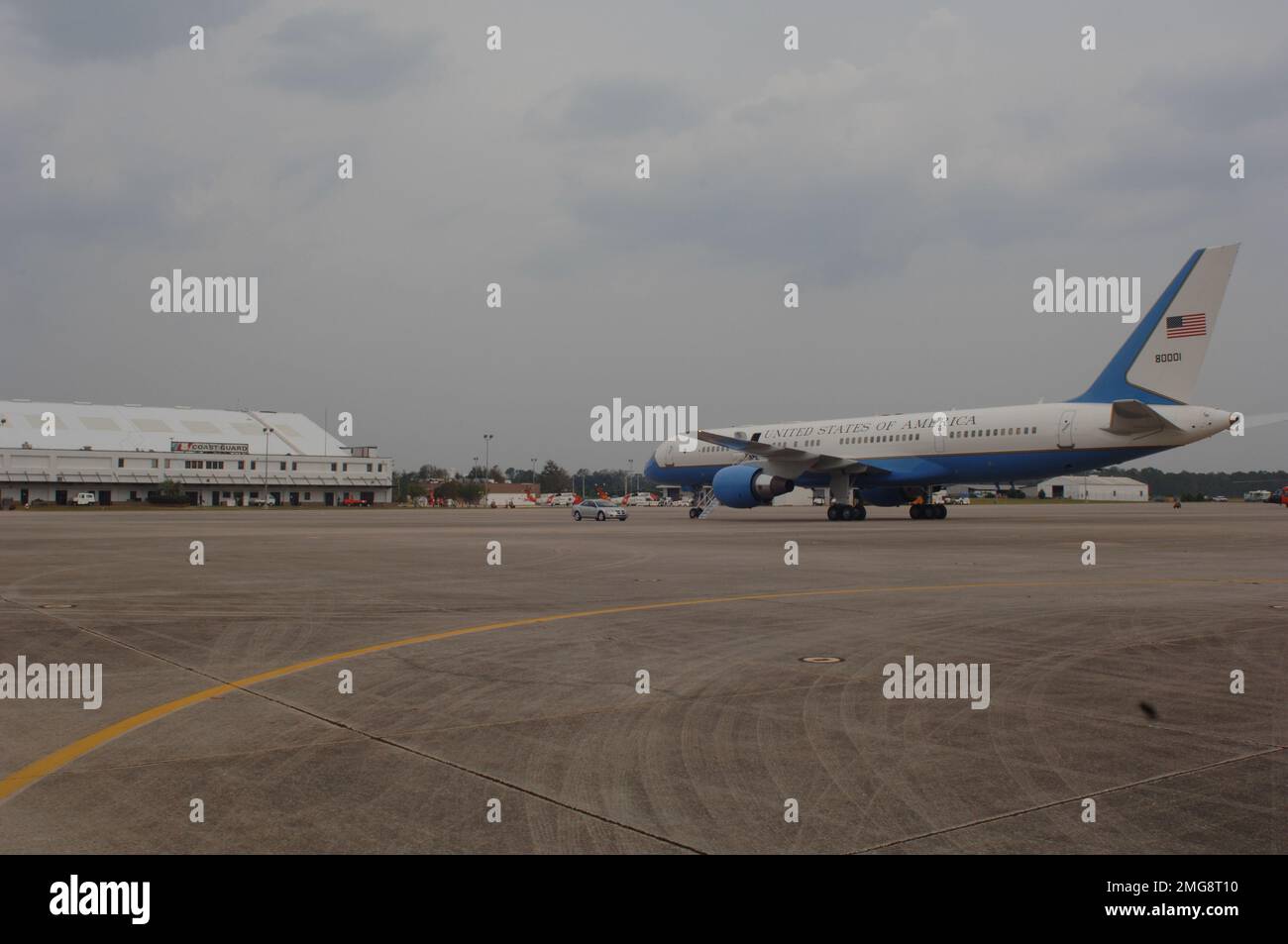 Congressmen Visit Mobile Aviation Training Center - 26-HK-4-133. USA ...