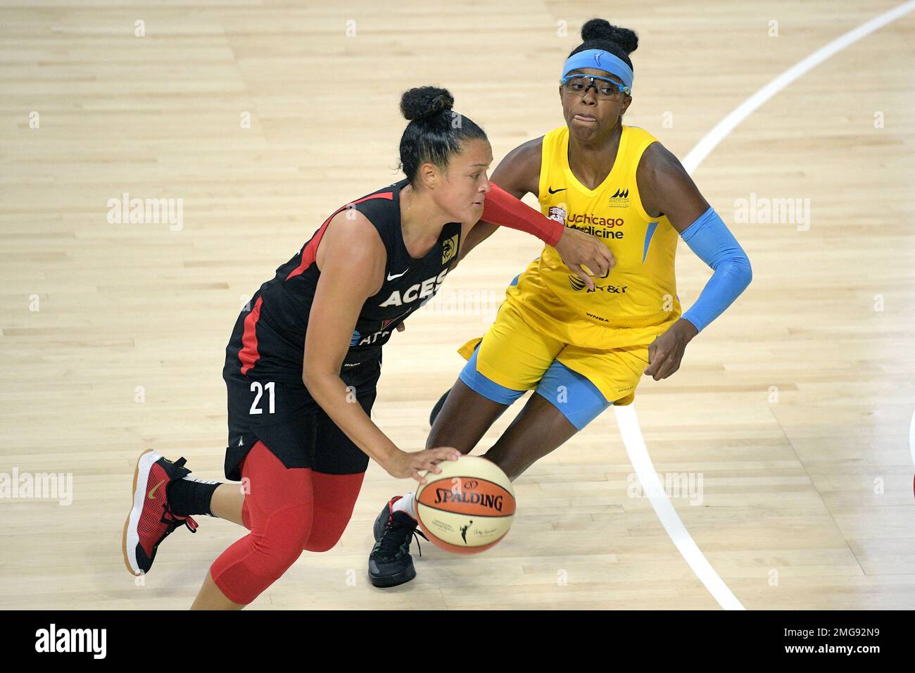 Las Vegas Aces guard Kayla McBride (21) drives to the basket in front ...