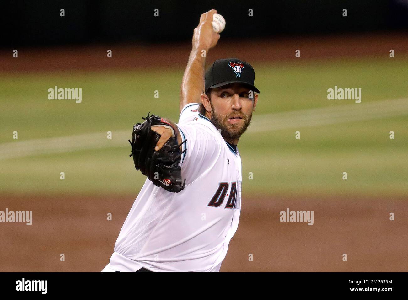 Arizona Diamondbacks starting pitcher Madison Bumgarner (40) throws ...