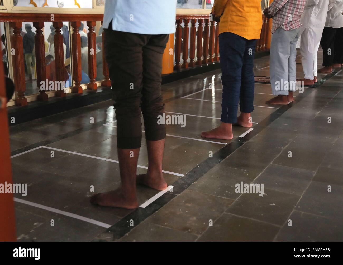 Indian Muslims maintain social distance and offer Eid al-Adha prayers ...