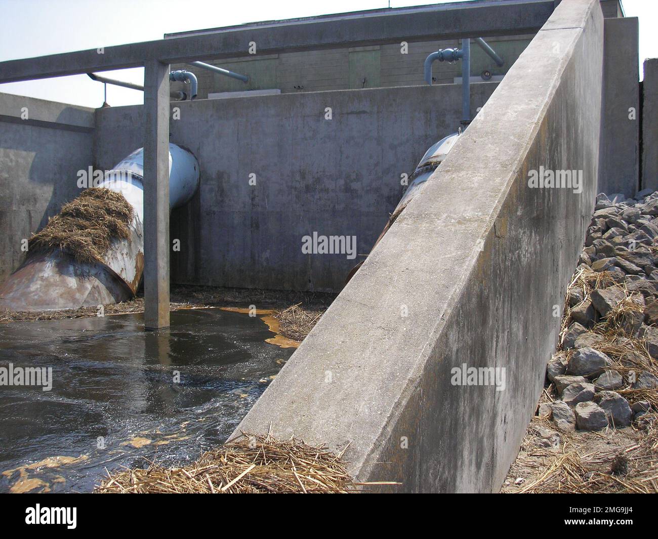 Pollution - ESU St. Louis Response - North Bass - 26-HK-229-142. BACK ...