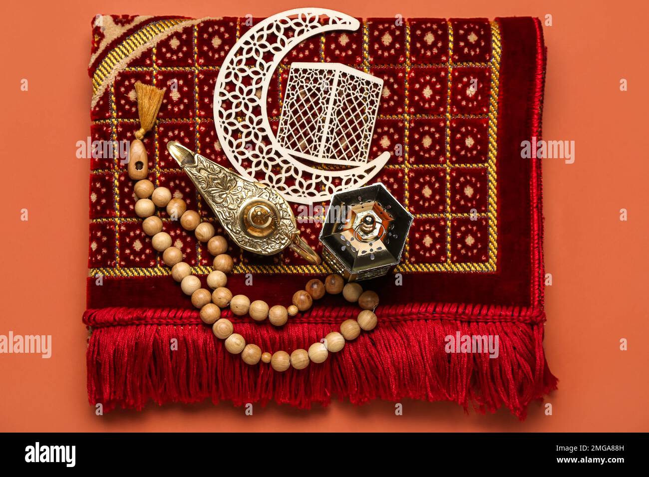 Mat with Aladdin lamp, Muslim lantern, crescent and prayer beads for ...
