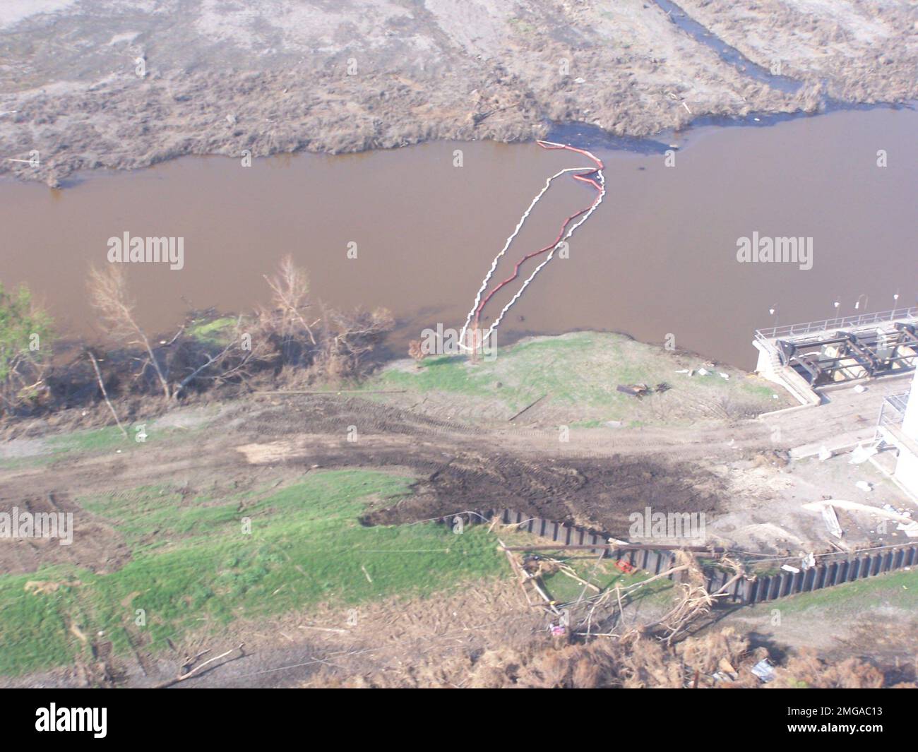 Pollution - ESU St. Louis Response - Miscellaneous - 26-HK-254-68. Overflight. Hurricane Katrina ...