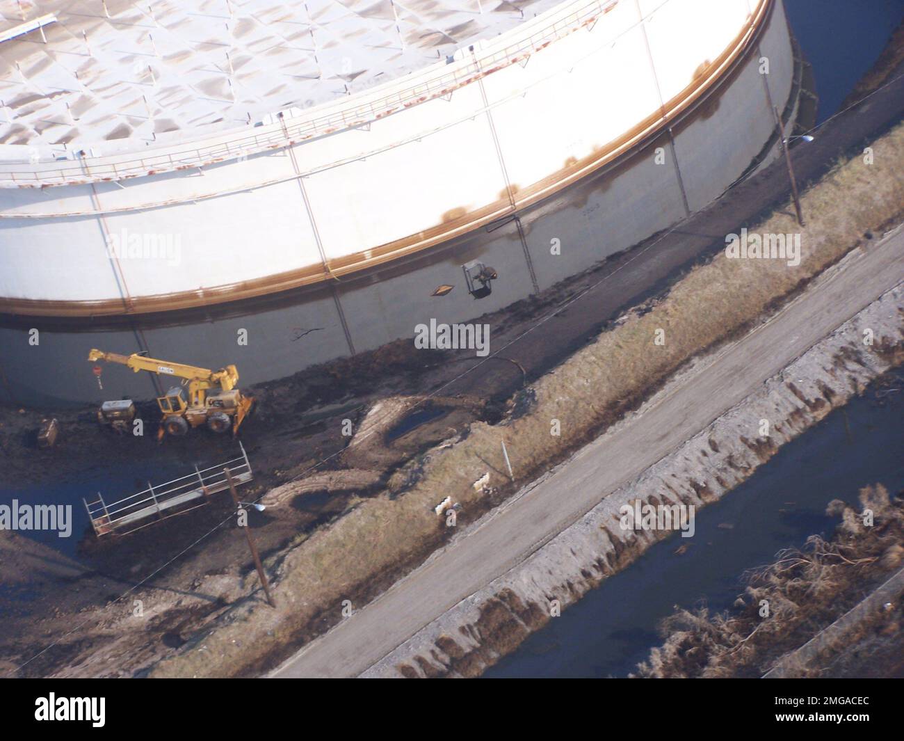 Pollution - ESU St. Louis Response - Miscellaneous - 26-HK-254-93. Overflight. Hurricane Katrina ...