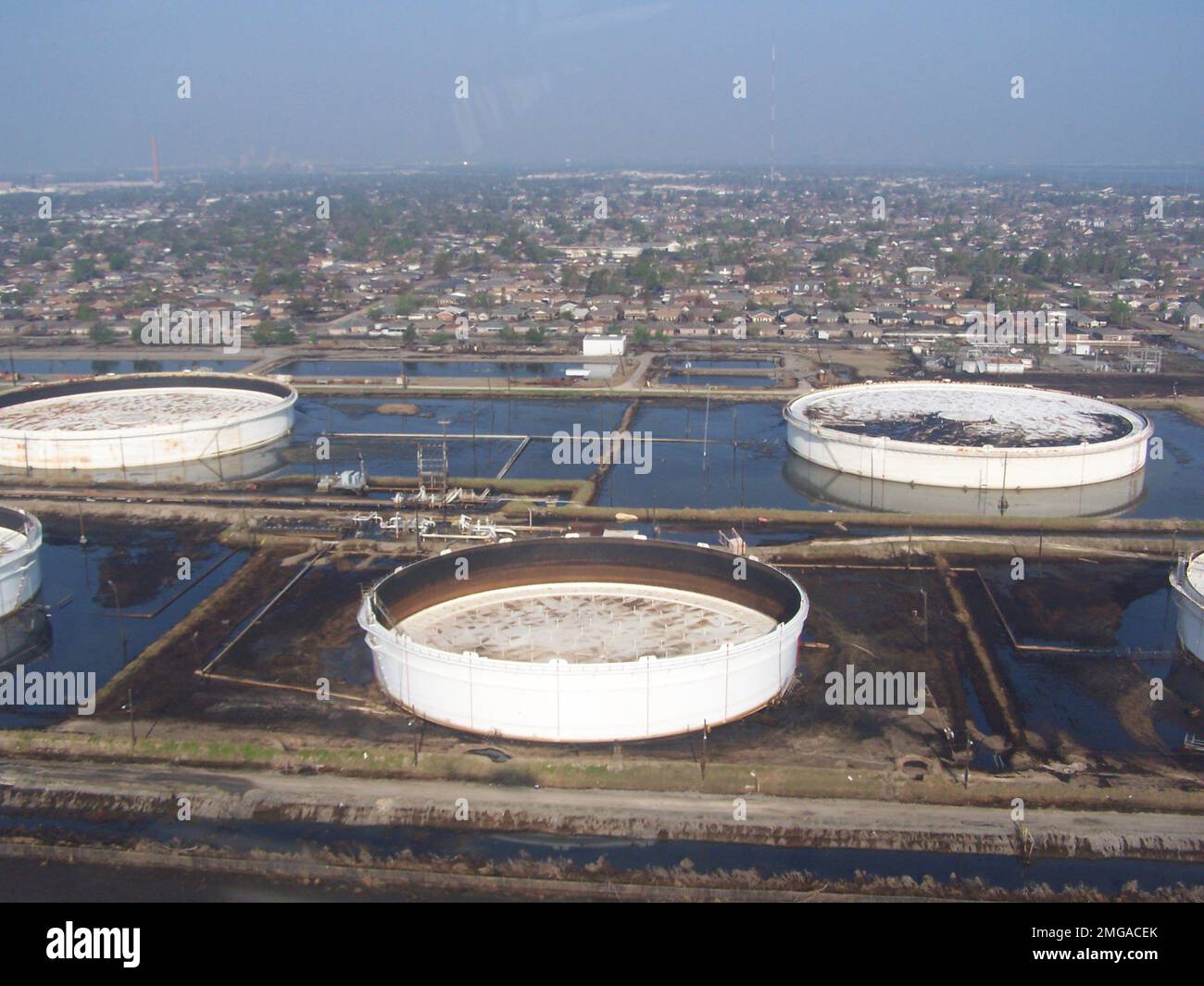 Pollution - ESU St. Louis Response - Miscellaneous - 26-HK-254-89. Overflight. Hurricane Katrina ...