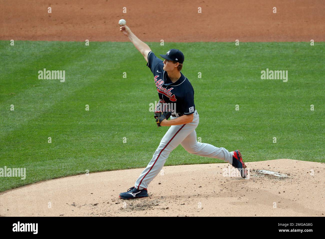 Atlanta Braves starting pitcher Mike Soroka throws during the first ...