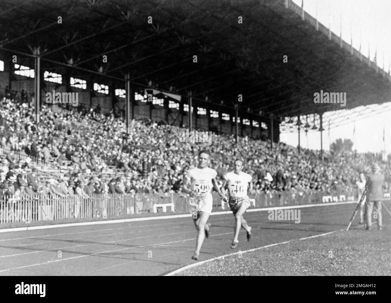 FILE - In this 1924 file photo, Vilho Ritola, of Finland, leads the ...